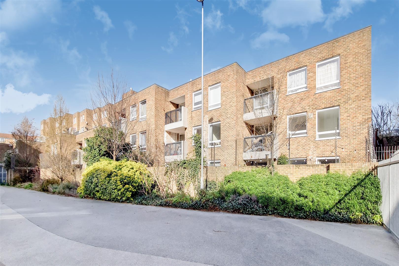 Madison Brook | Living Markets Newsletter – Q1 2024